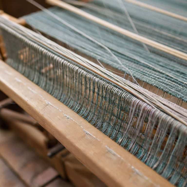 An Explainer: What Is Warp and Weft in Weaving? - Weaves & Knits