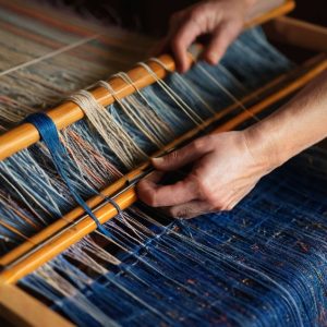 A Guide to Color Theory in Weaving for Artists - Weaves & Knits