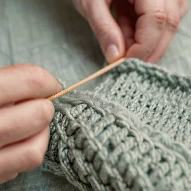 A Guide to the Mattress Stitch for Seaming - Weaves & Knits